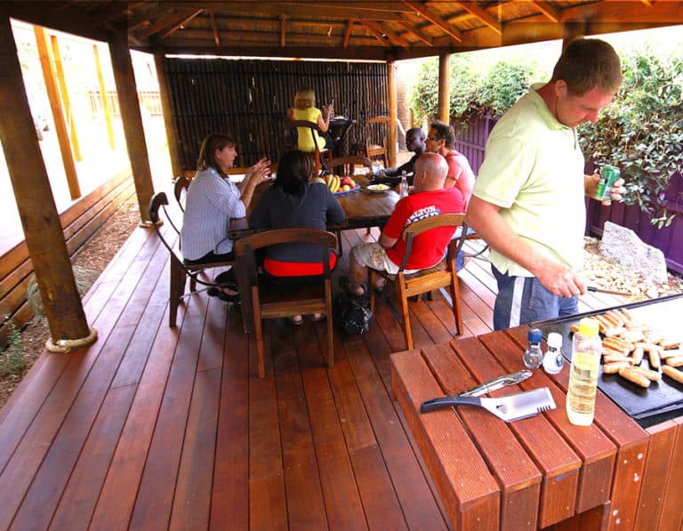 Build-A-Lapa - South Africa *New Thatch Lapas, Lapa Repairs, Free Quotes*